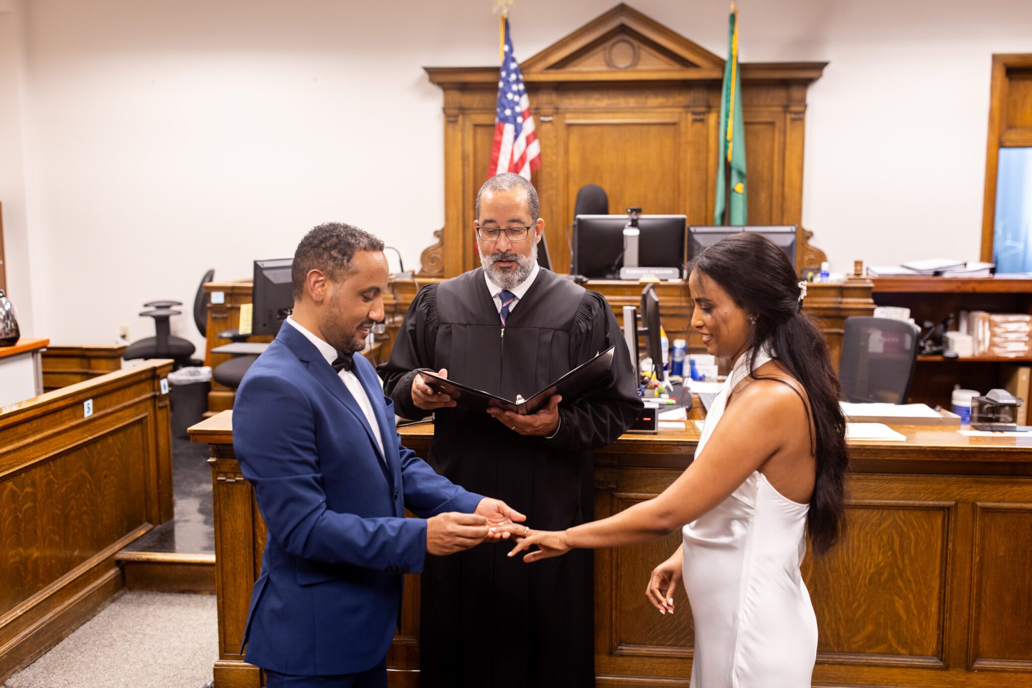 A Seattle Courthouse Wedding Guide: How to Elope Downtown